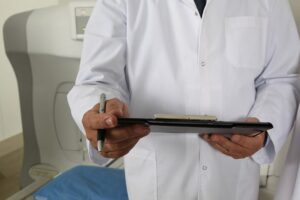 Testosteron Spritze: Vorteile, Nebenwirkungen, Erfahrungen